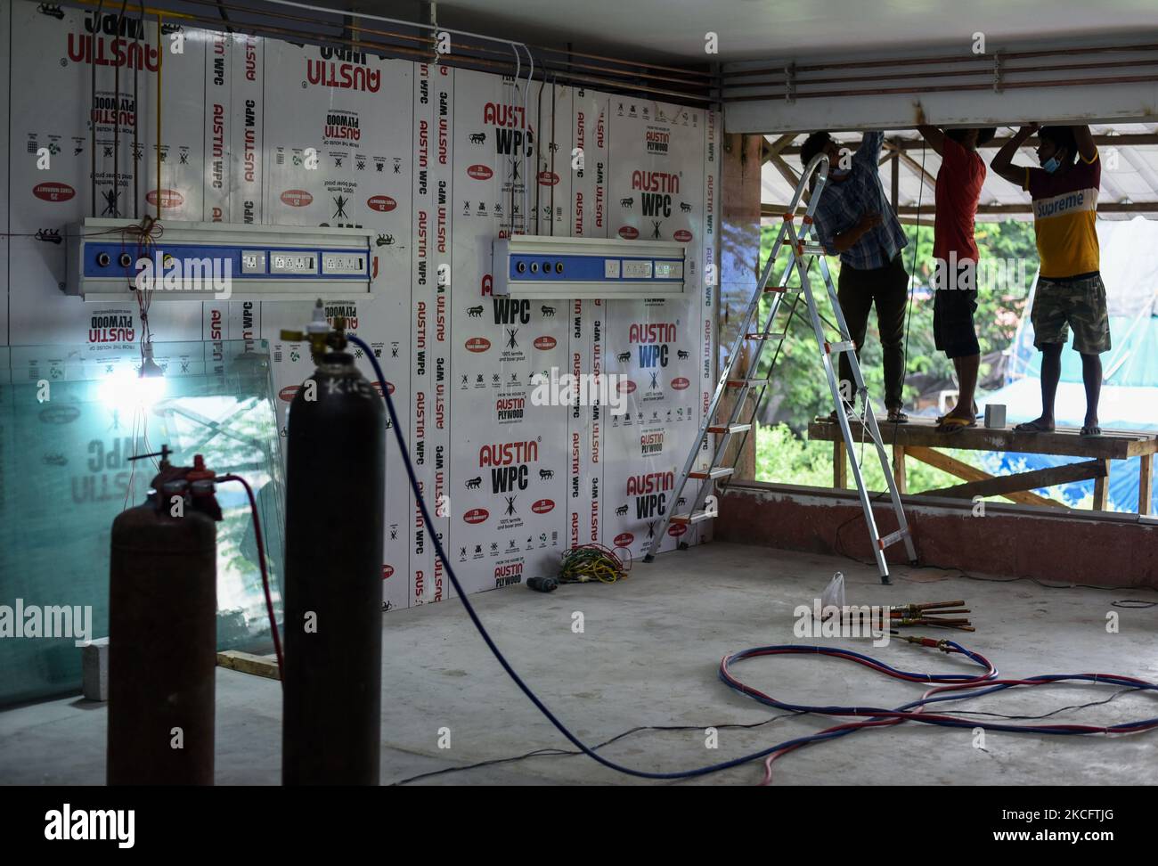 Covid icu india hi-res stock photography and images - Alamy