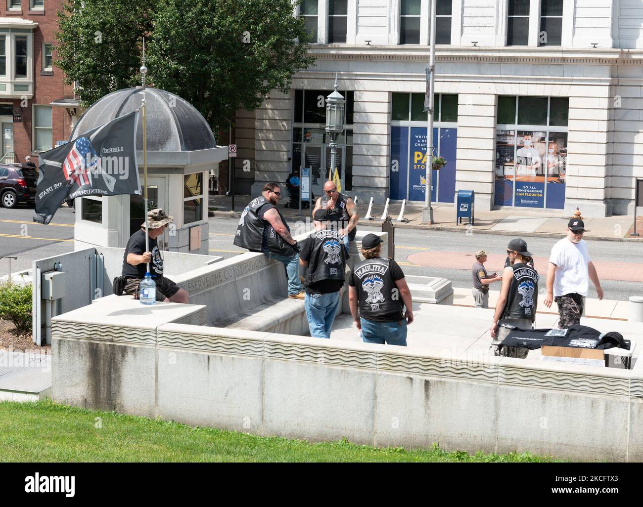 Reopen rally hi-res stock photography and images - Alamy