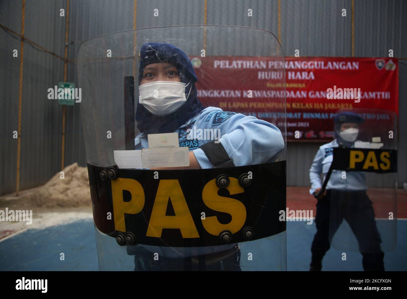 Female prison guards hi-res stock photography and images - Alamy