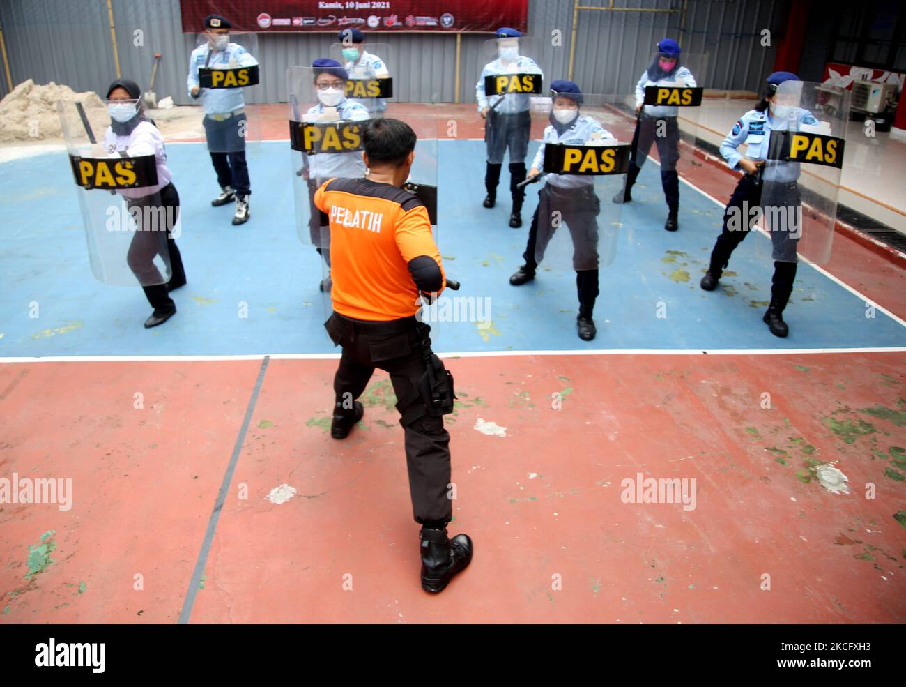 Female prison guards hi-res stock photography and images - Alamy