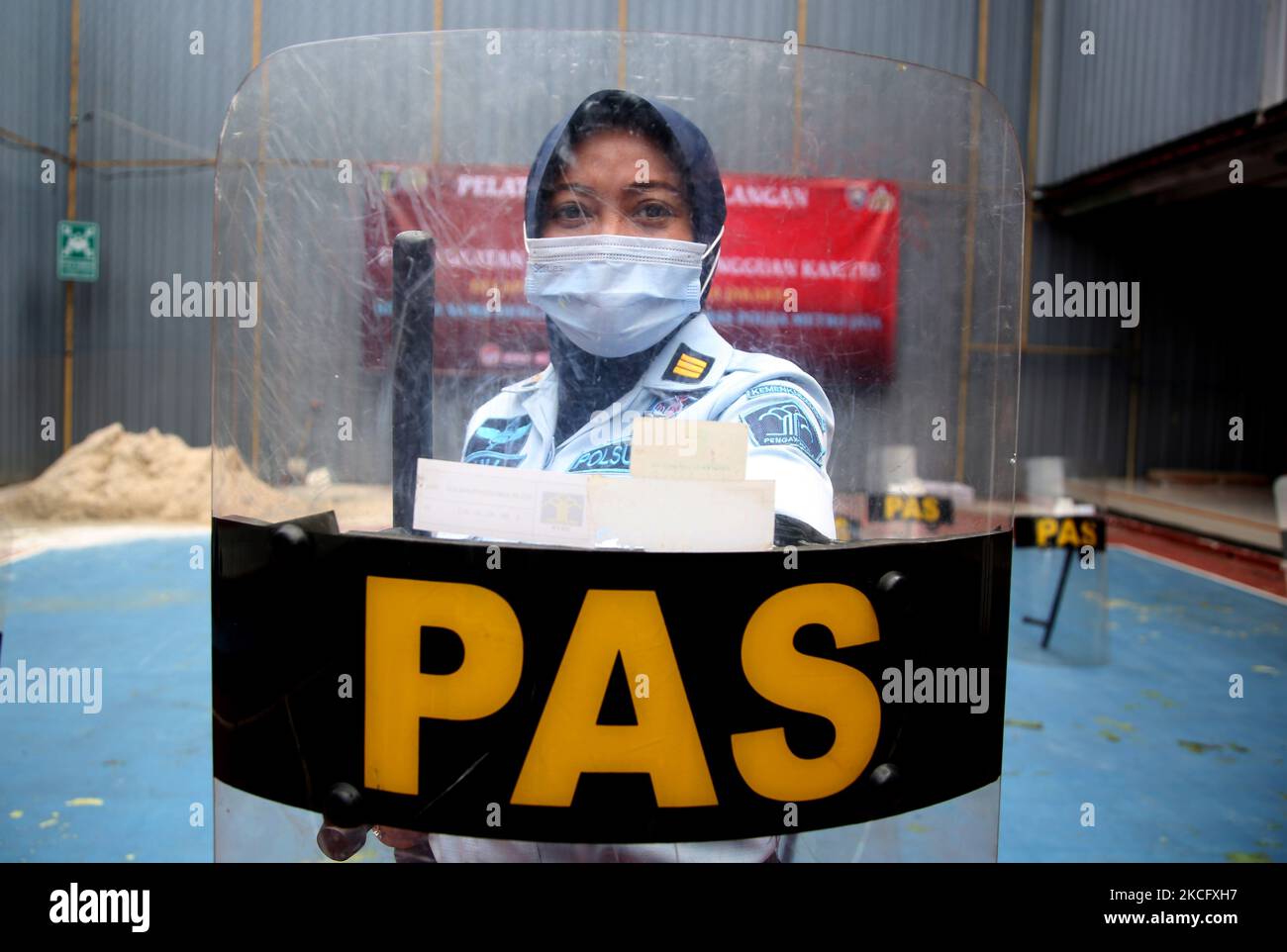 Female prison guards hi-res stock photography and images - Alamy