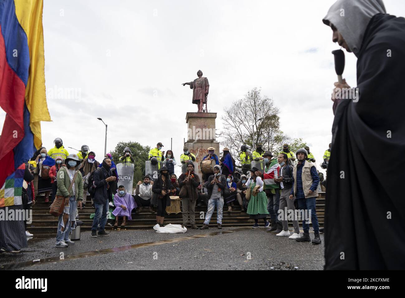 Misak indigenous stand hi-res stock photography and images - Alamy