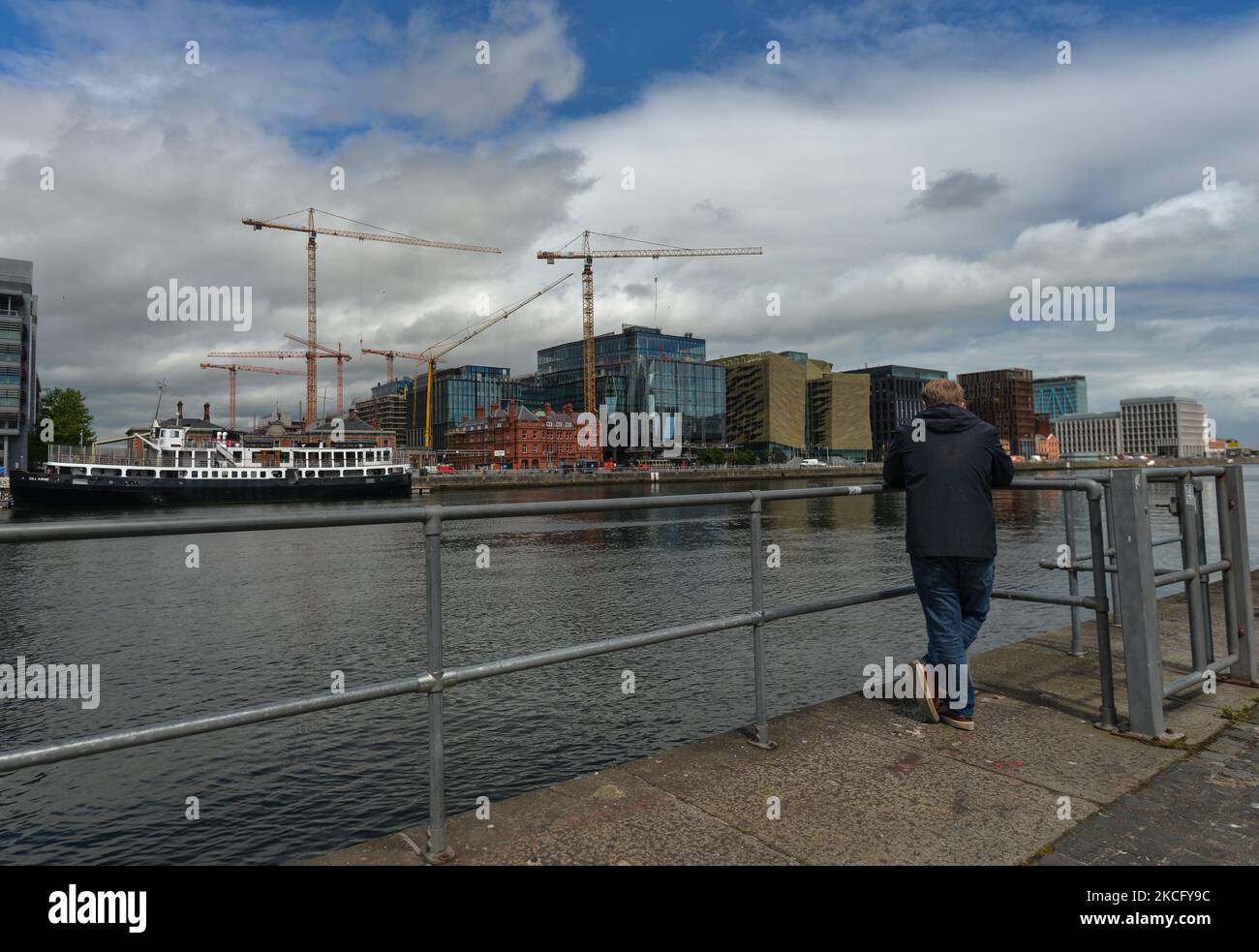 Salesforce tower construction site hi-res stock photography and images ...
