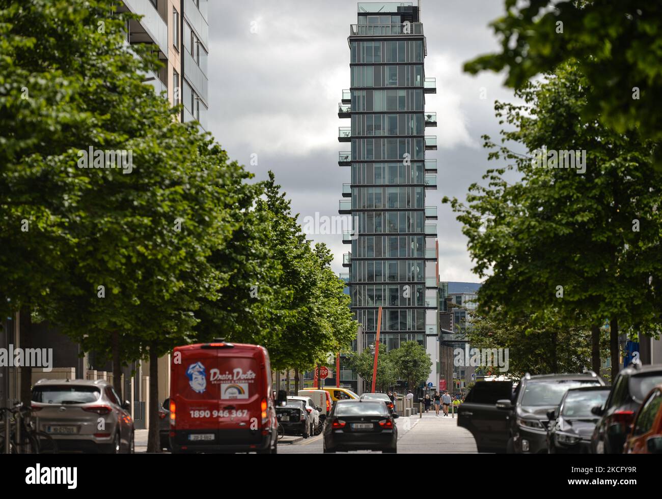10 storey apartment building hi-res stock photography and images - Alamy