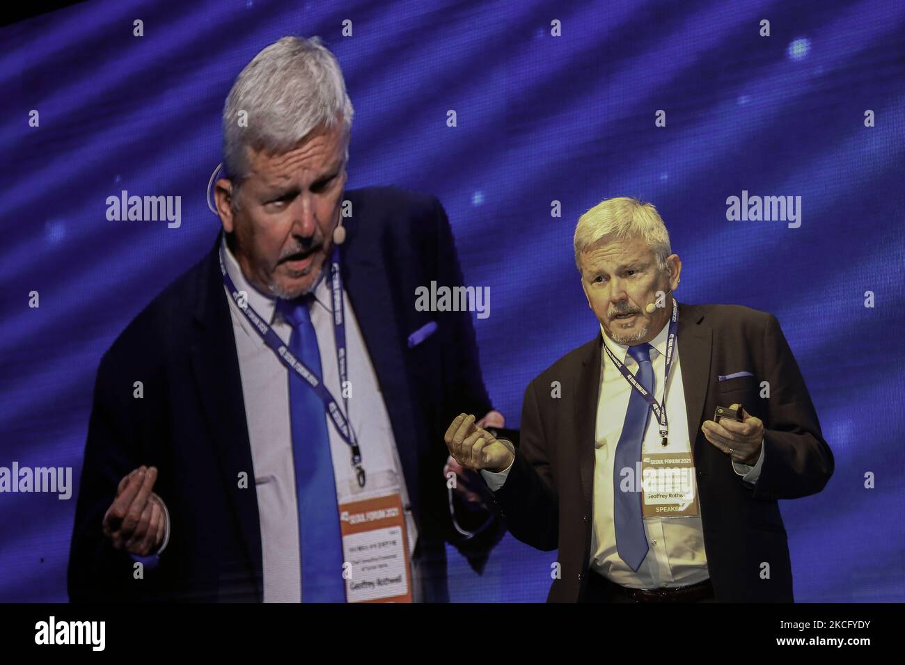 Geoffrey Rothwell of Chief Consulting Economist of Turner Harris hold ...