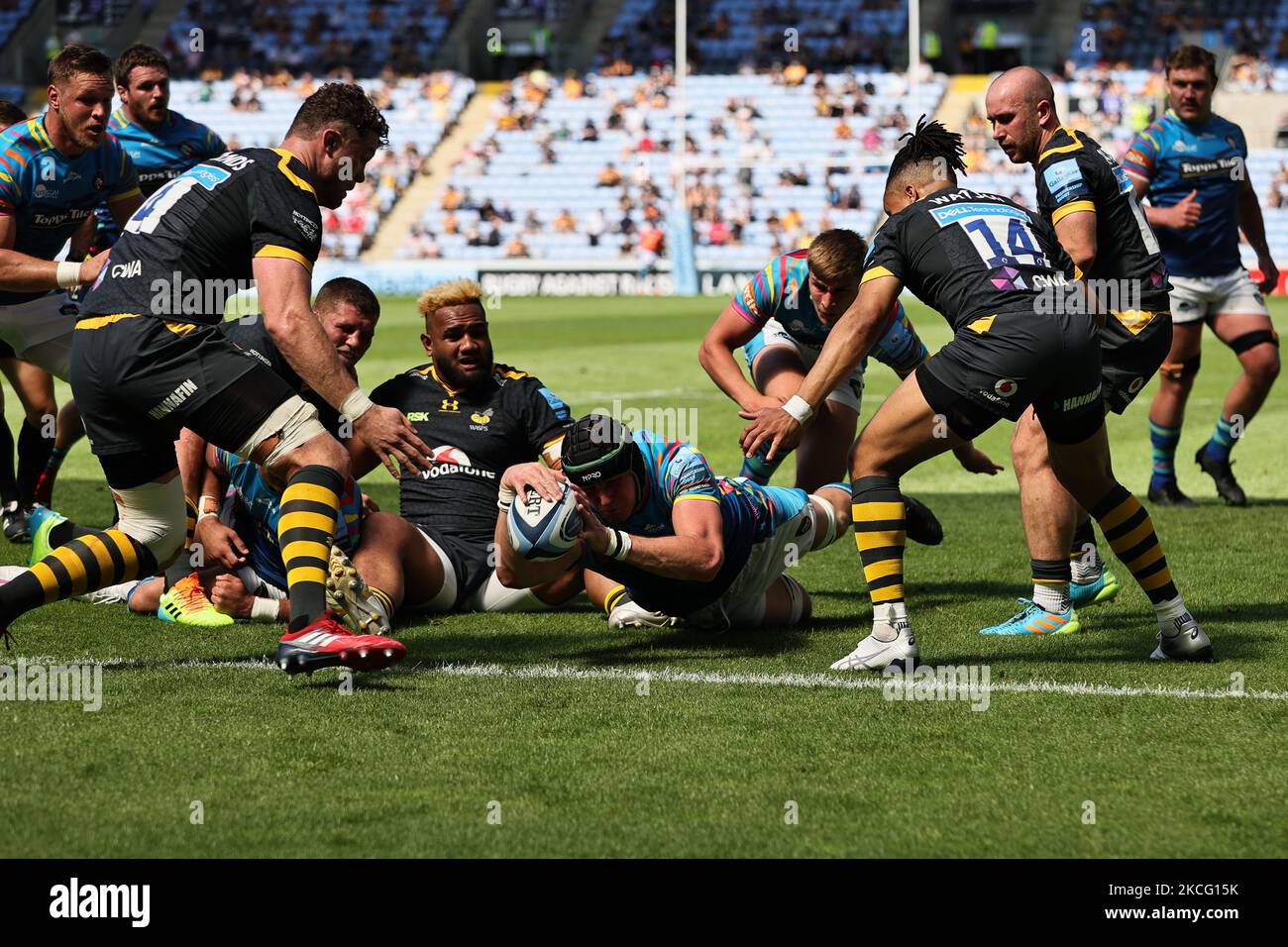Cameron Henderson of Tigers scores a try during the Gallagher ...