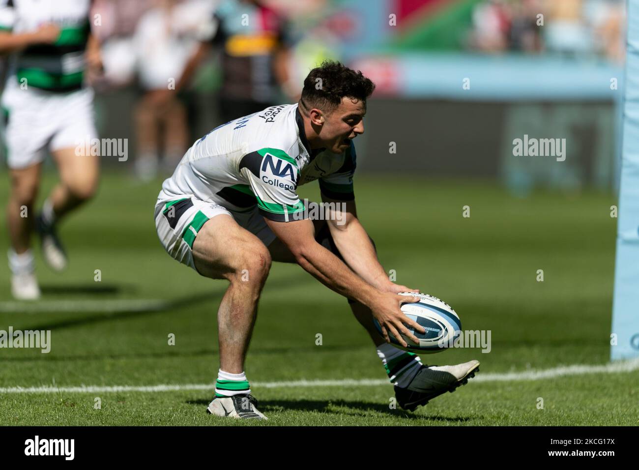 Adam radwan of newcastle falcons scores hi-res stock photography and ...