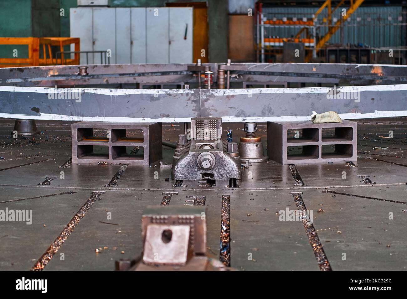 Vertical turning lathe machine tool used in plant workshop Stock Photo ...