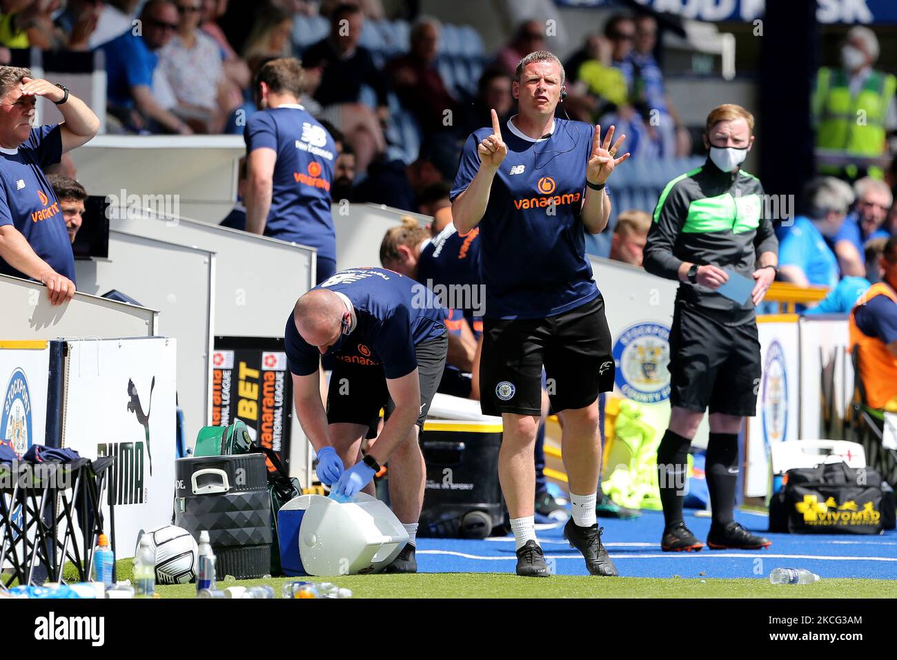 Stockport County's assistant manager Dave Conlon during the Vanarama ...