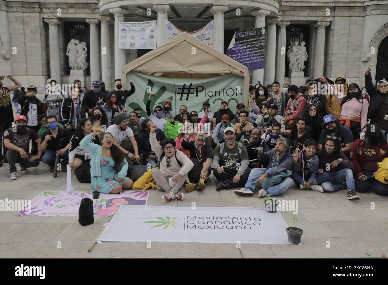 Members of the Mexican Cannabis Movement and Plantón 420 demonstrated ...
