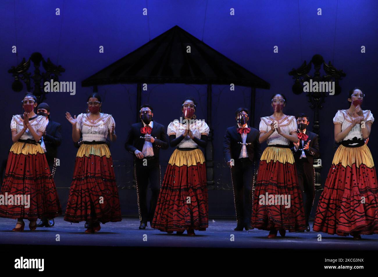 Dancers from the Ballet Folklórico de México de Amalia Hernández ...