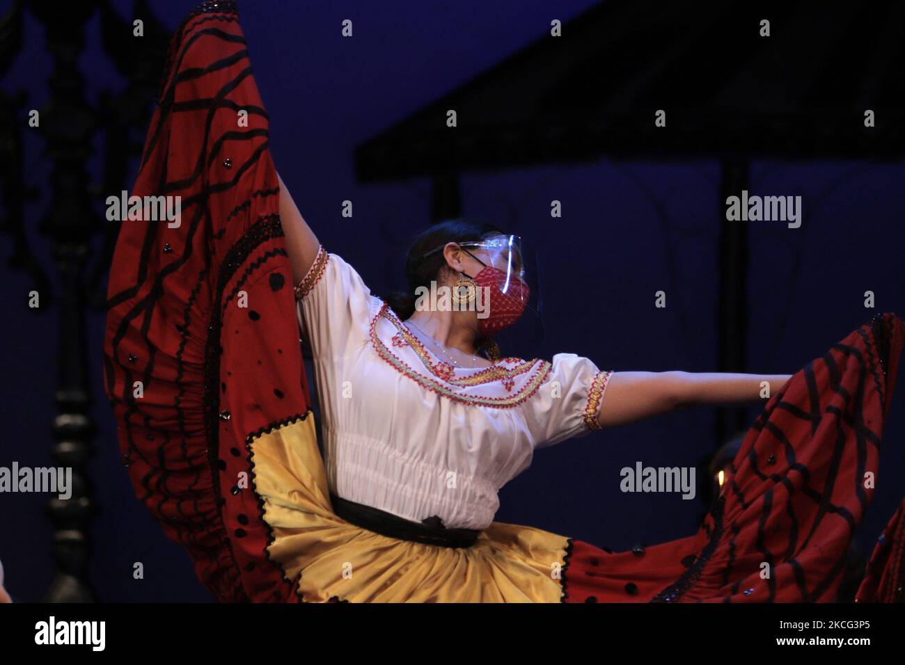 Dancers from the Ballet Folklórico de México de Amalia Hernández perform Fiesta en Jalisco ...