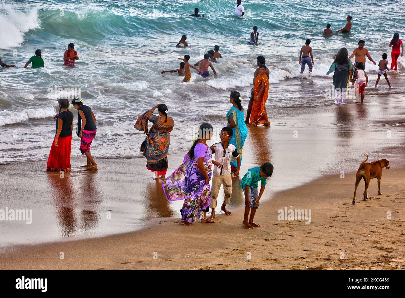 Most crowded beach in india hi-res stock photography and images - Alamy