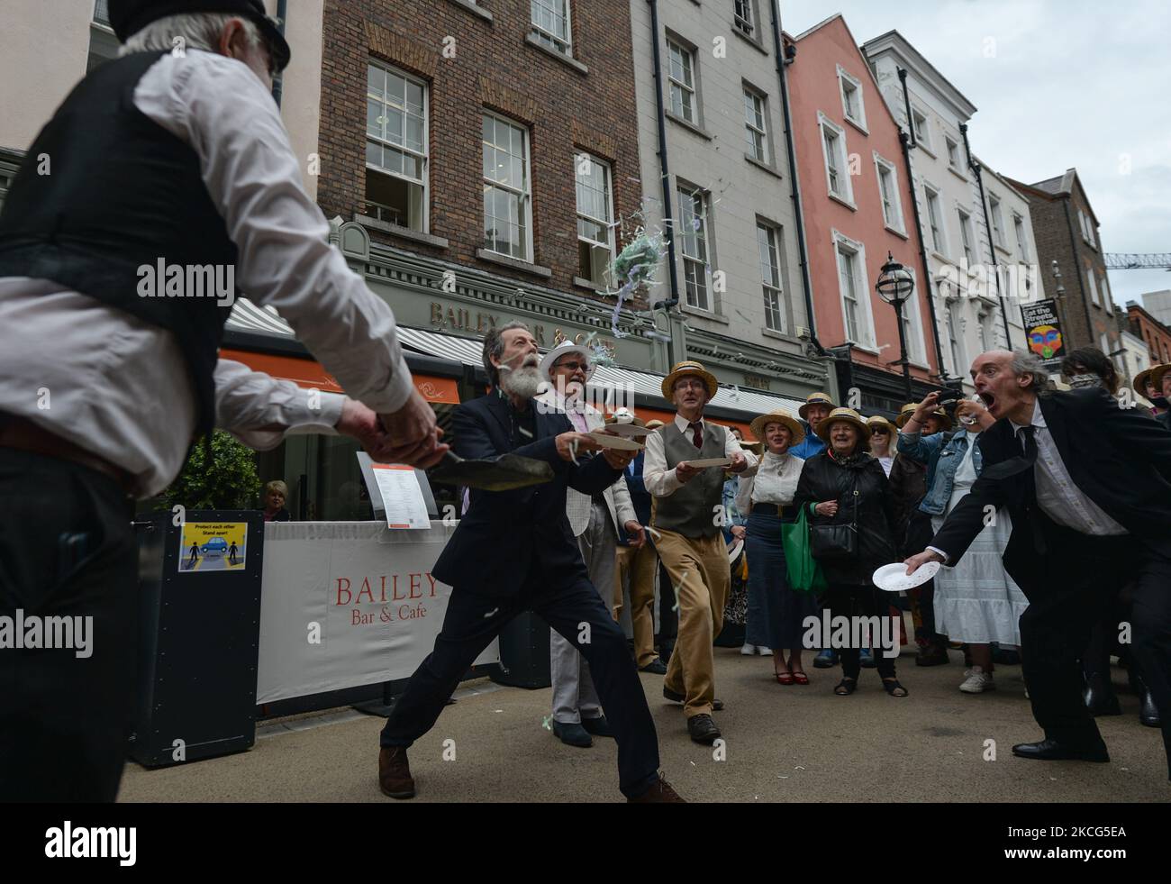 James joyce enthusiasts hi-res stock photography and images - Alamy