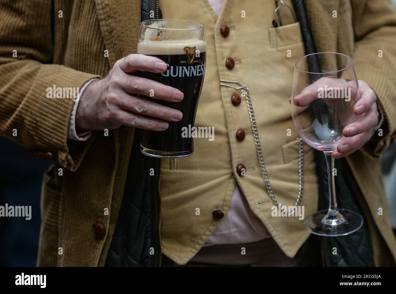Guinness character hi-res stock photography and images - Alamy
