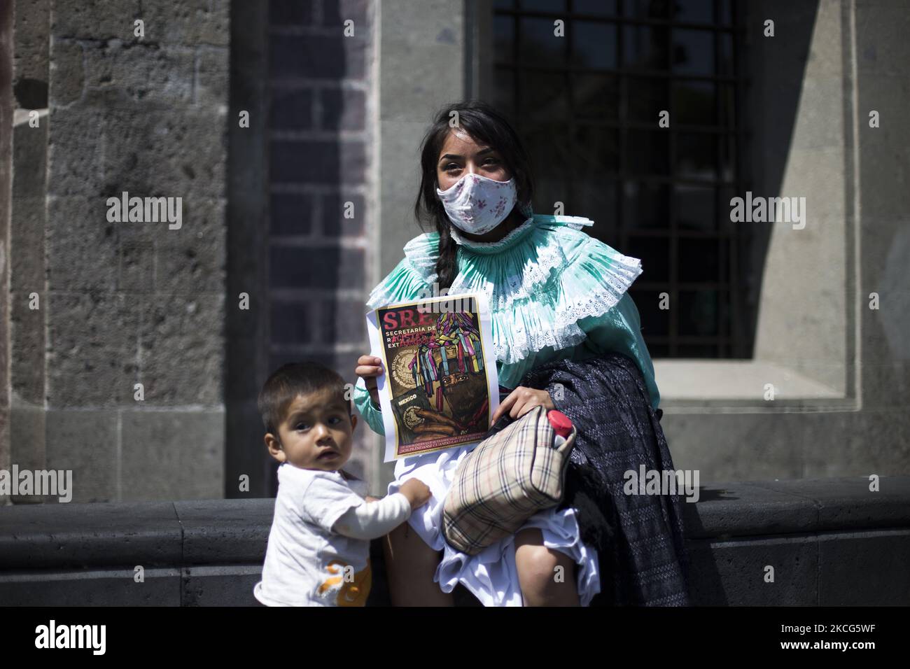 Otomi indigenous community hi-res stock photography and images - Alamy