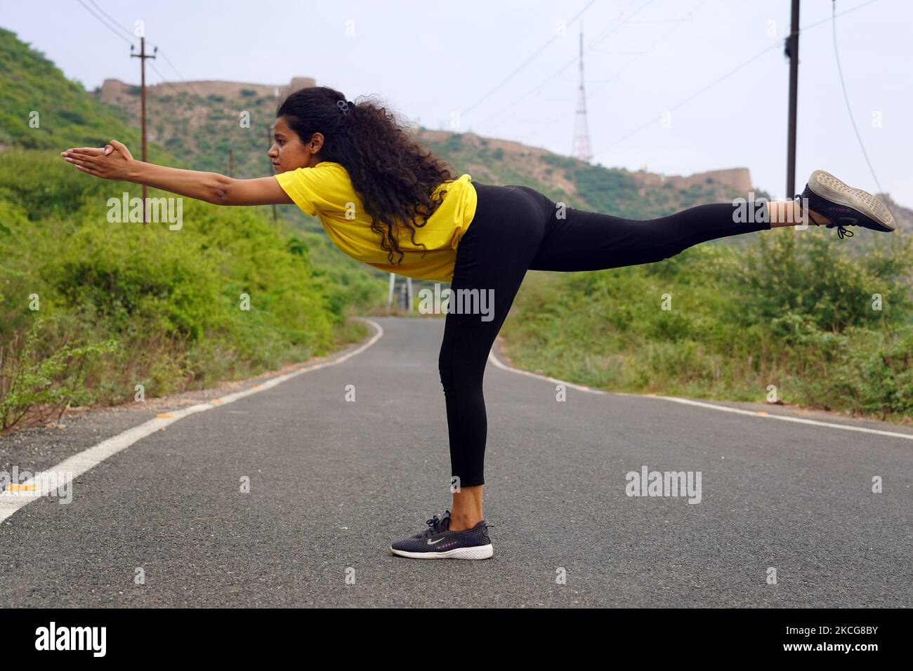 Indian Girl Tanvi Sharma Practices Yoga Ahead of The International Yoga ...