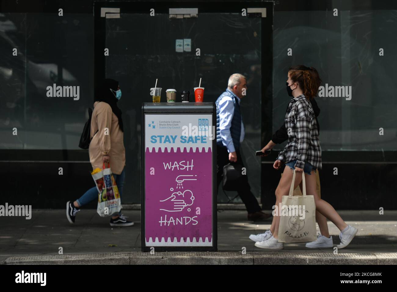 Wash handsm nessage hi-res stock photography and images - Alamy
