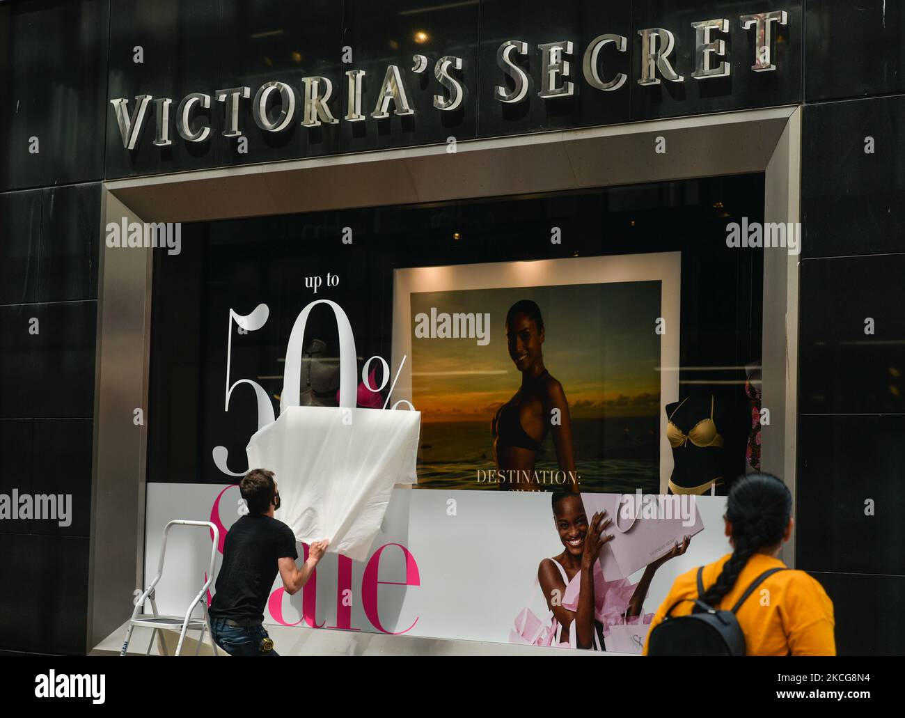 Victoria’s secret 2021 hi-res stock photography and images - Alamy
