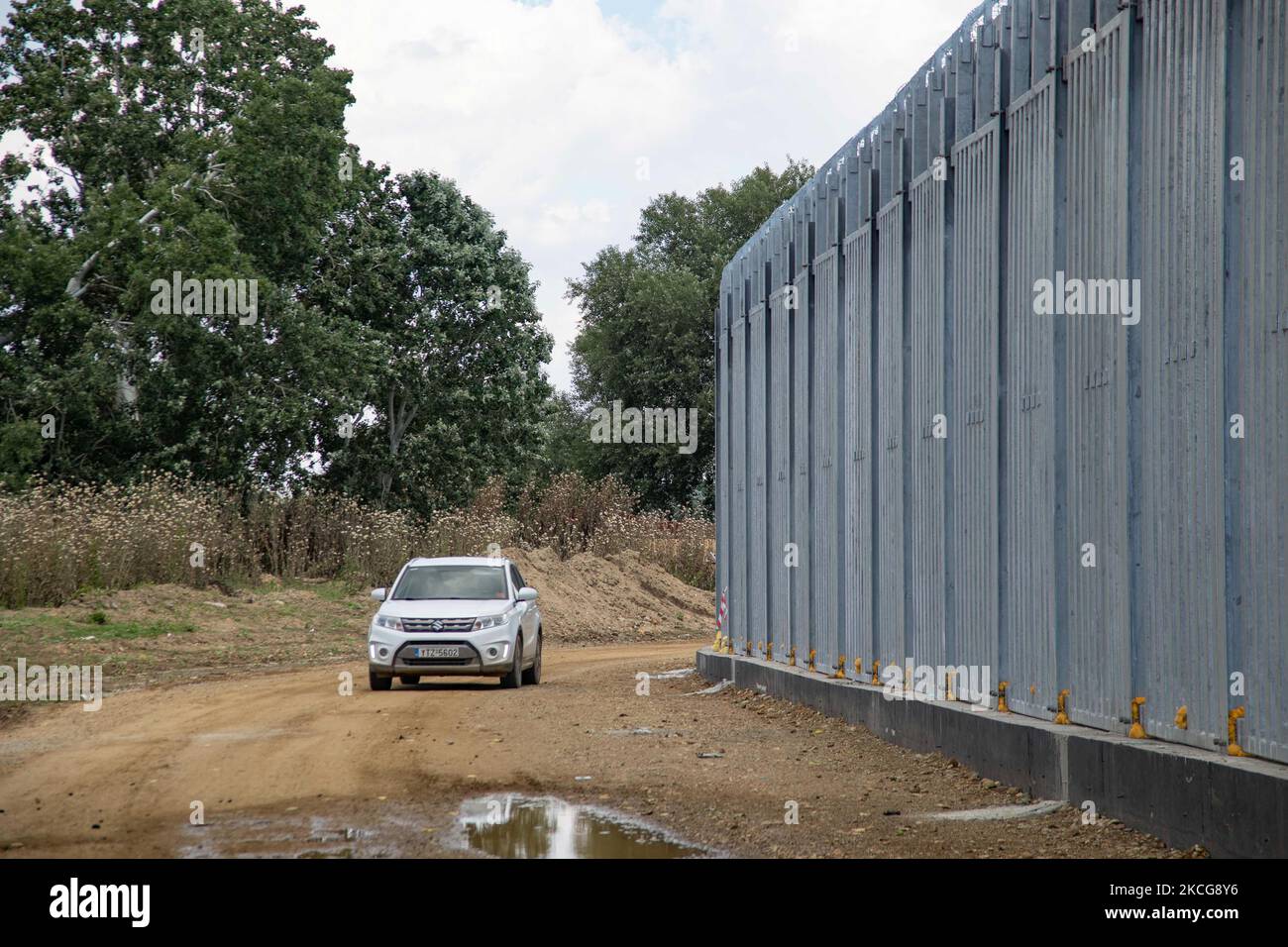 Greece is reinforcing the Greek Turkish borders with personnel, cameras ...
