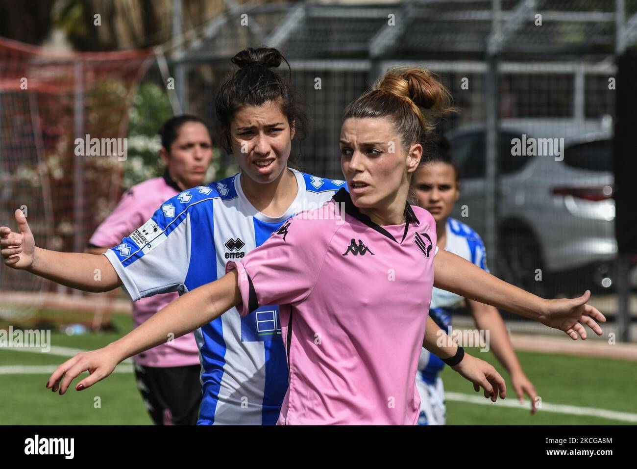 Pescarai femminile hi-res stock photography and images - Alamy