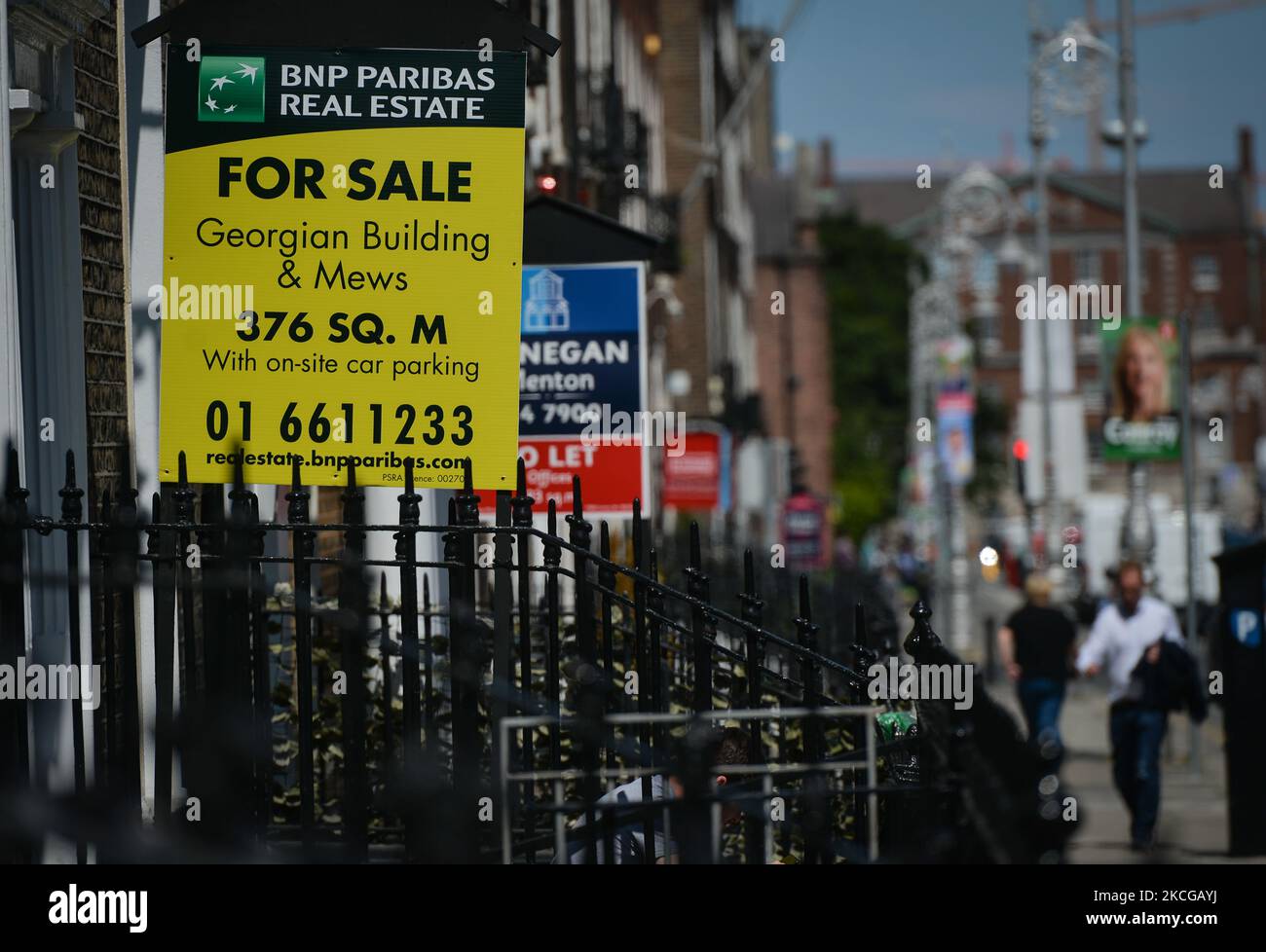 'FOR SALE' and 'TO LET' signs seen in front of properties in Dublin ...