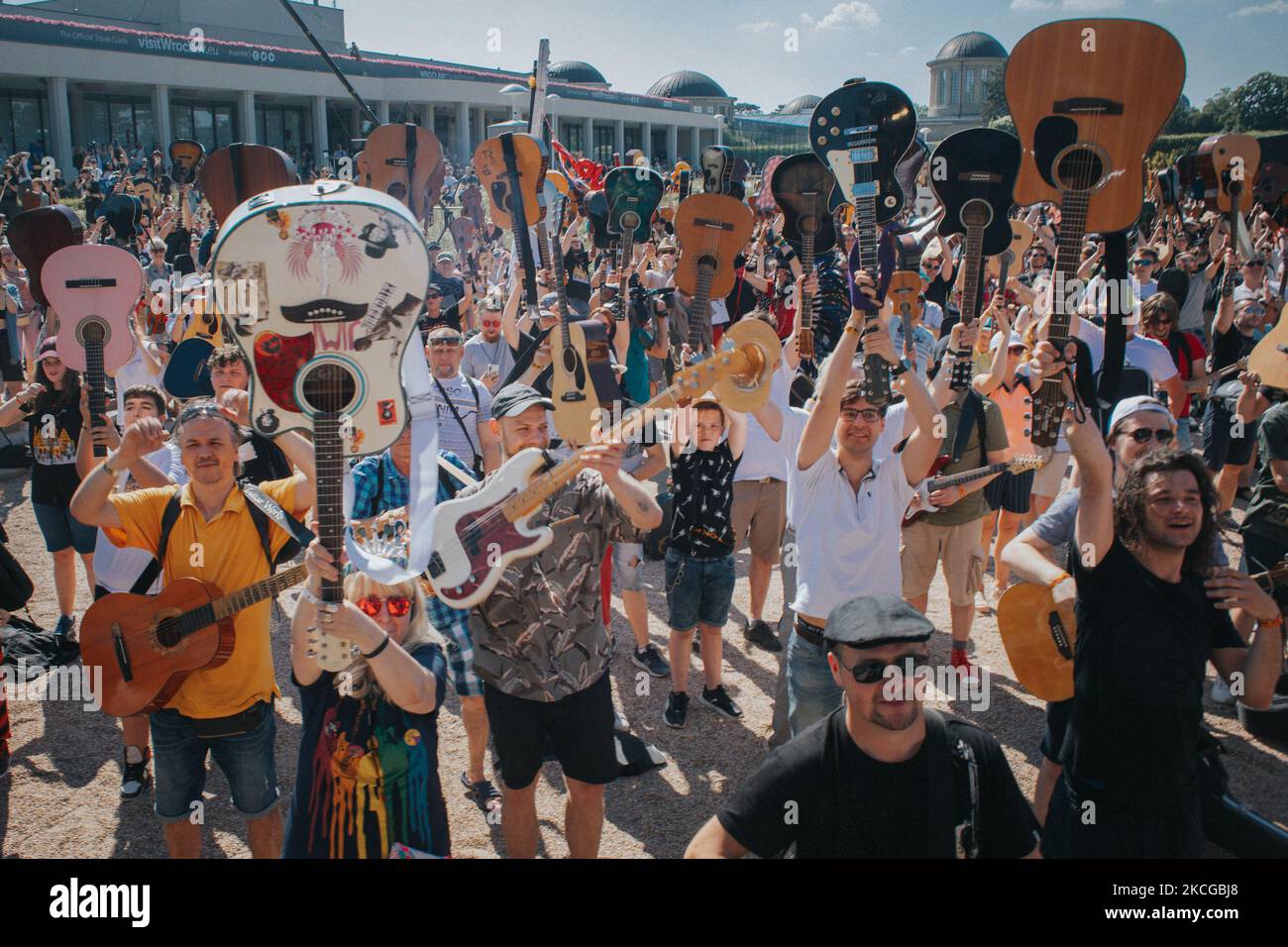 Guinness recordnguitar record hi-res stock photography and images - Alamy