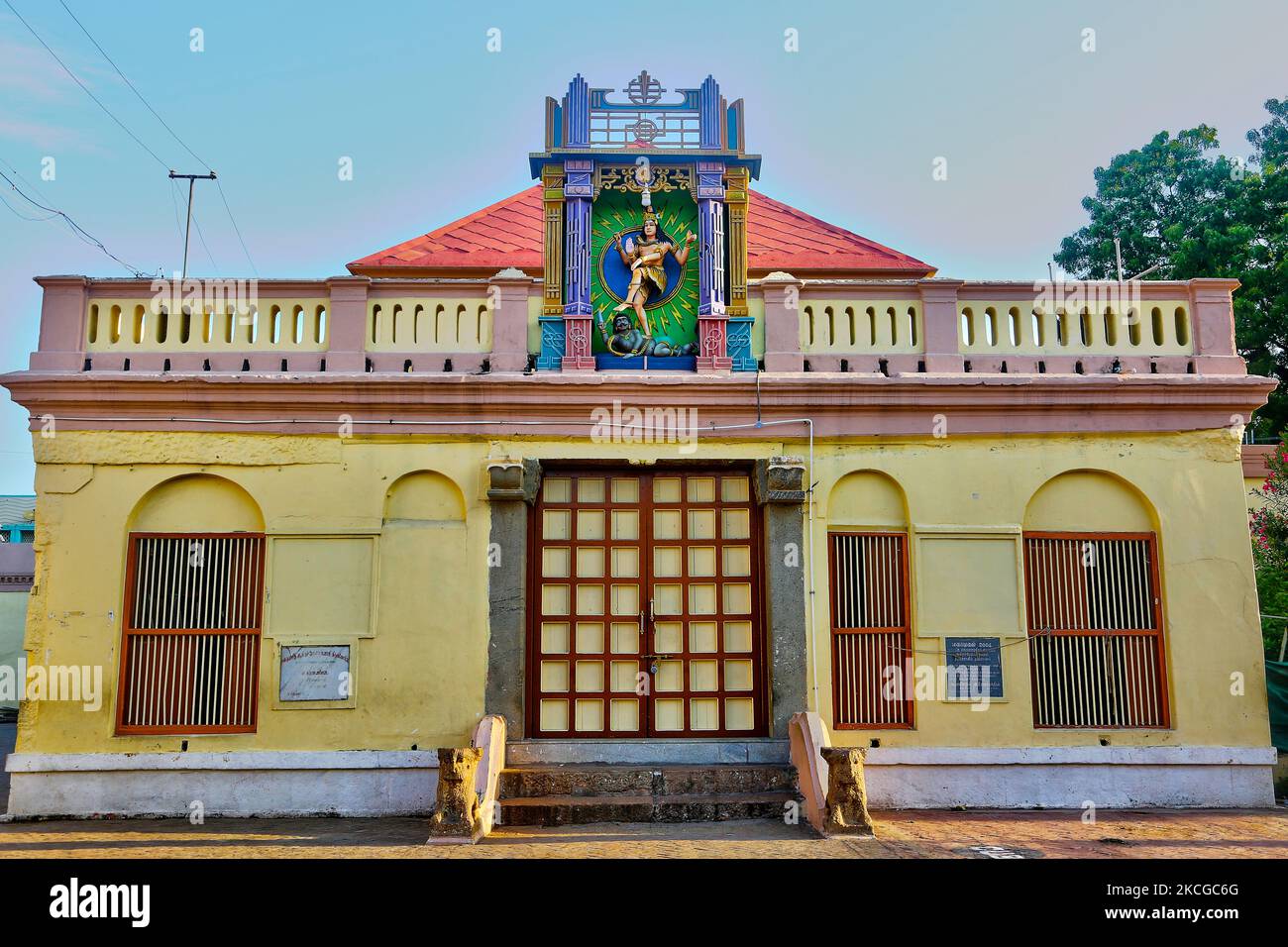 Small building adorned with the figure of Lord Shiva at the Arulmigu ...