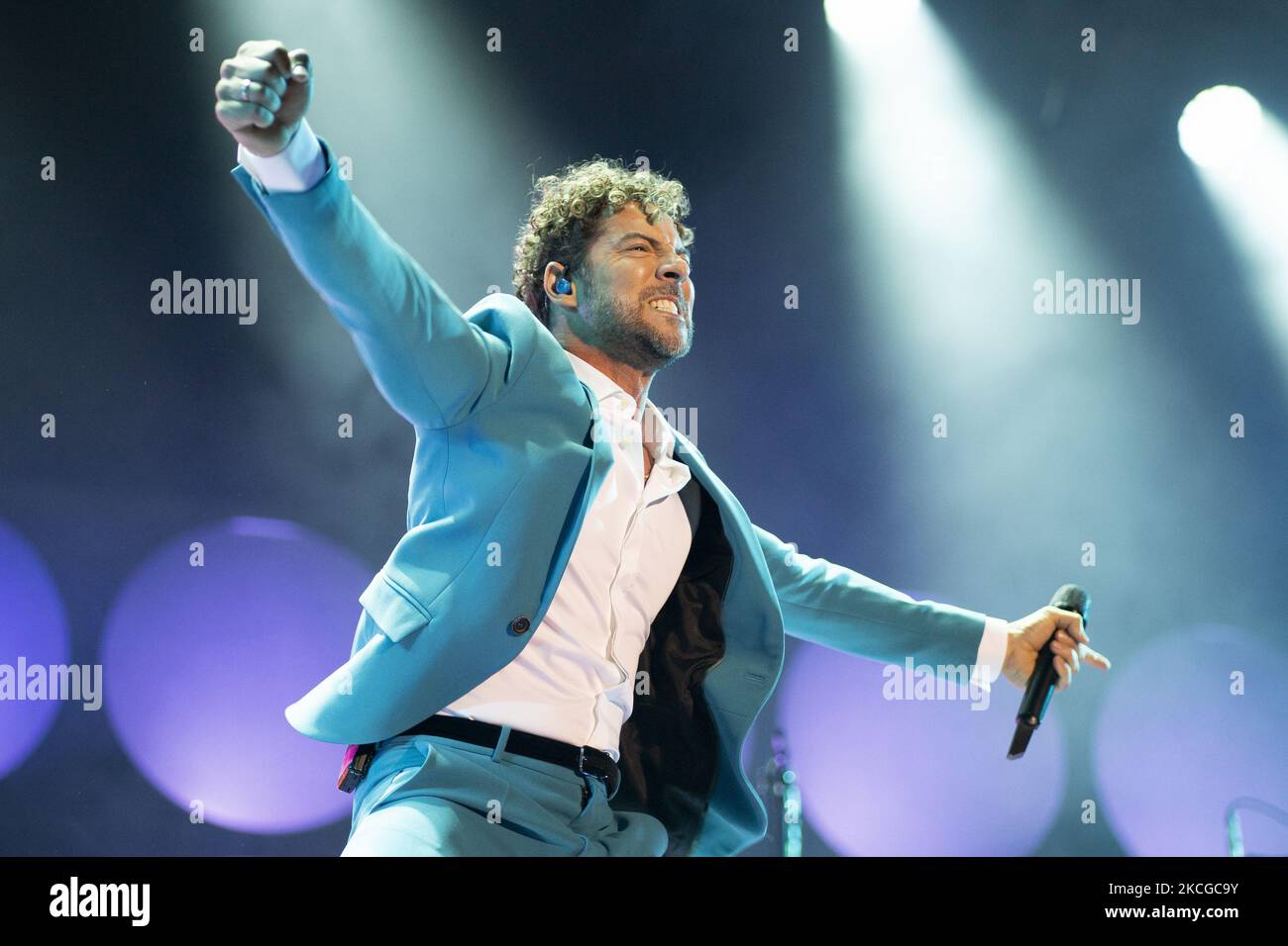 the singer David Bisbal during the performing of the EN TUS PLANES 2021 ...