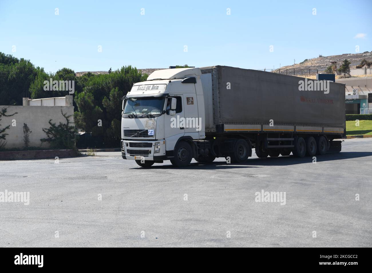 Bab al hawa crossing hi-res stock photography and images - Alamy