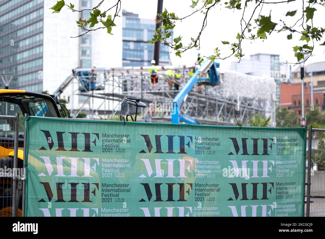 Argentine artist Marta Minujin's giant participatory sculpture 'Big Ben ...