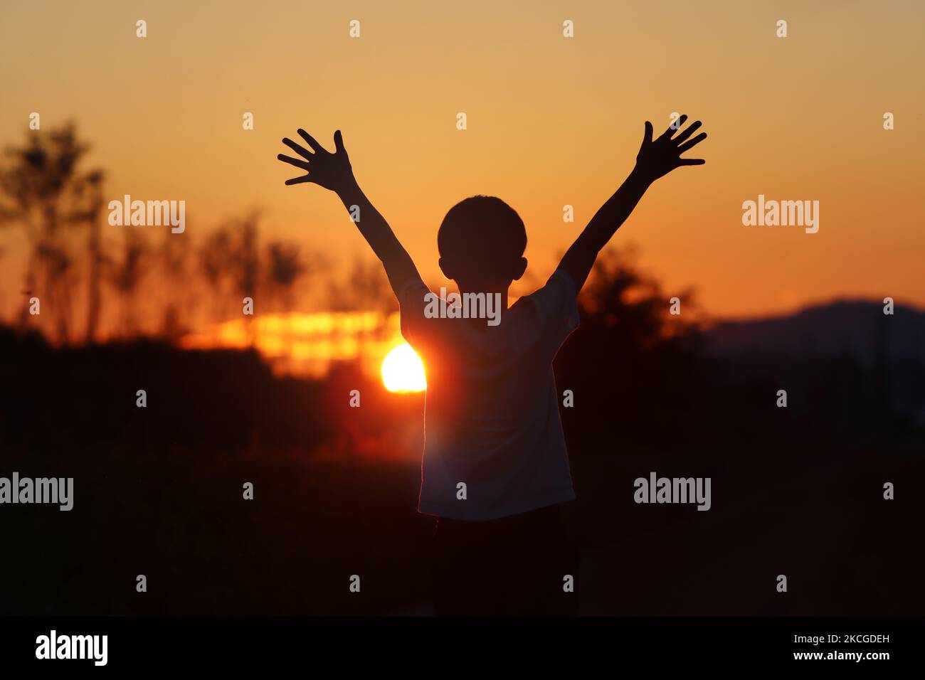 Dream and hope, challenge and success freedom concept silhouette with ...