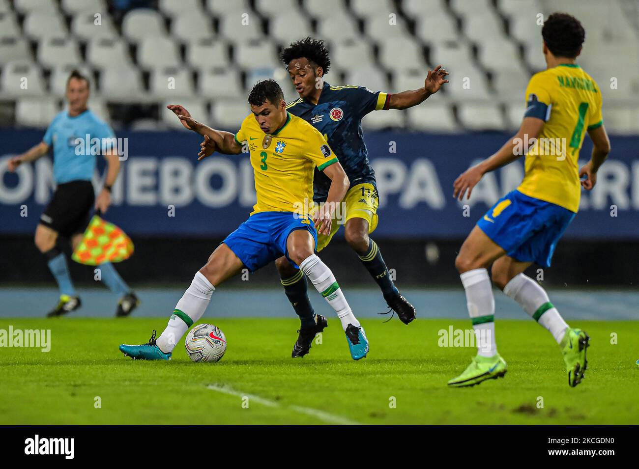 Estadio cuadrado hi-res stock photography and images - Alamy