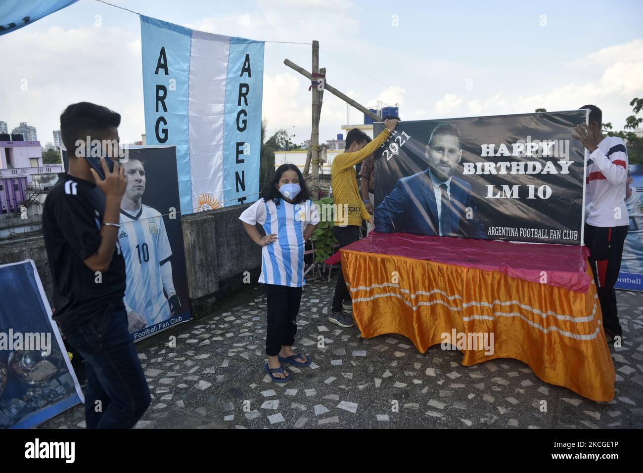 Argentina fans celebrate 34th birthday celebration of the world famous ...