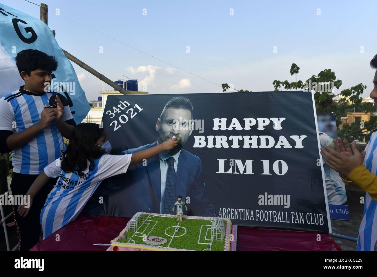 Argentina fans celebrate 34th birthday celebration of the world famous ...