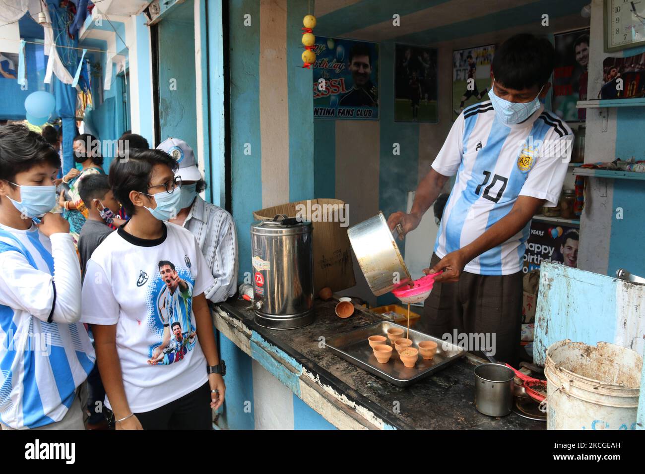 Shib Shankar Patra , football fan of Argentina team, serves tea to fans ...