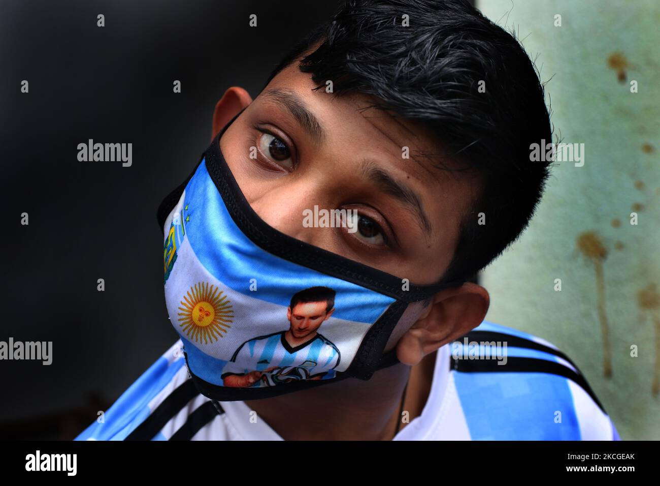 Argentina team warring face mask hi-res stock photography and images ...