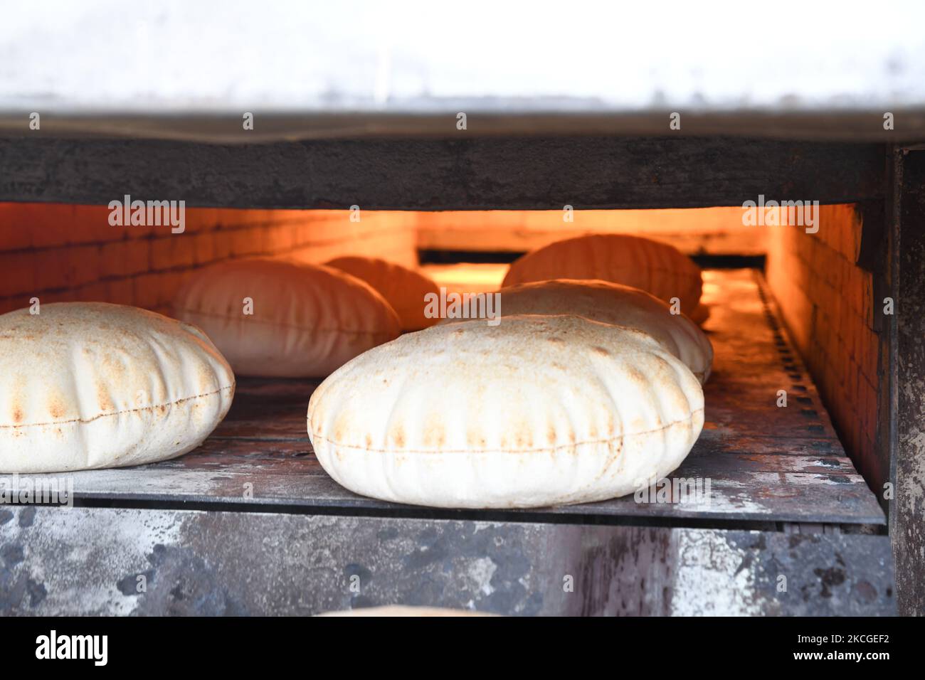 Food in military camps hi-res stock photography and images - Alamy