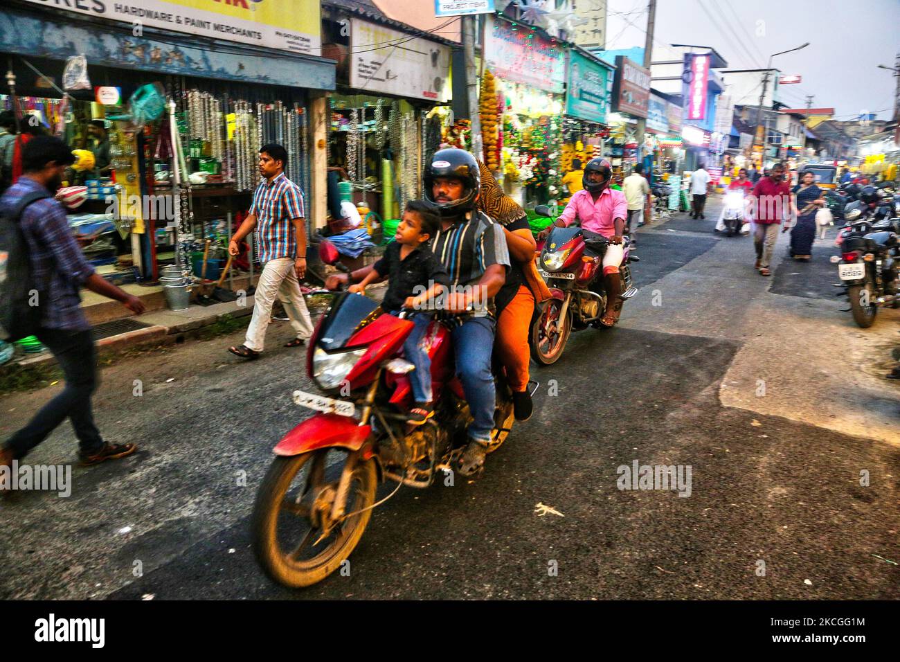 Crowded street in the Chalai Market in the city of Thiruvananthapuram ...