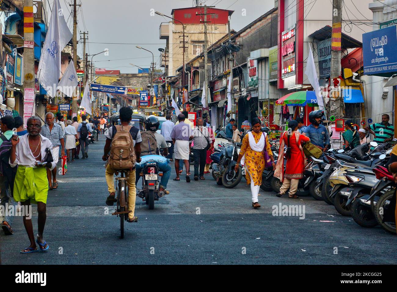 Crowded street in the Chalai Market in the city of Thiruvananthapuram ...