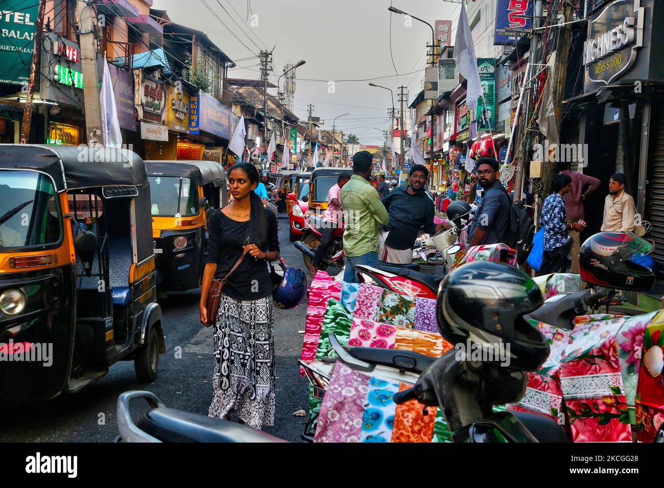 Crowded street in the Chalai Market in the city of Thiruvananthapuram ...