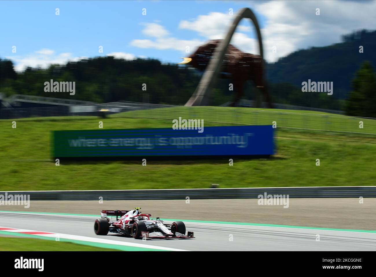 Antonio Giovinazzi of Alfa Romeo Racing ORLEN drive his C41 single ...