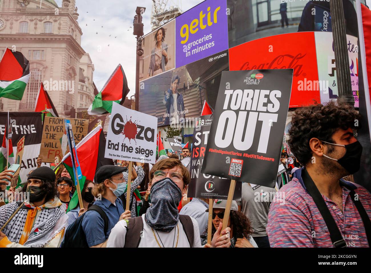 Many opposition left wing movements hi-res stock photography and images ...