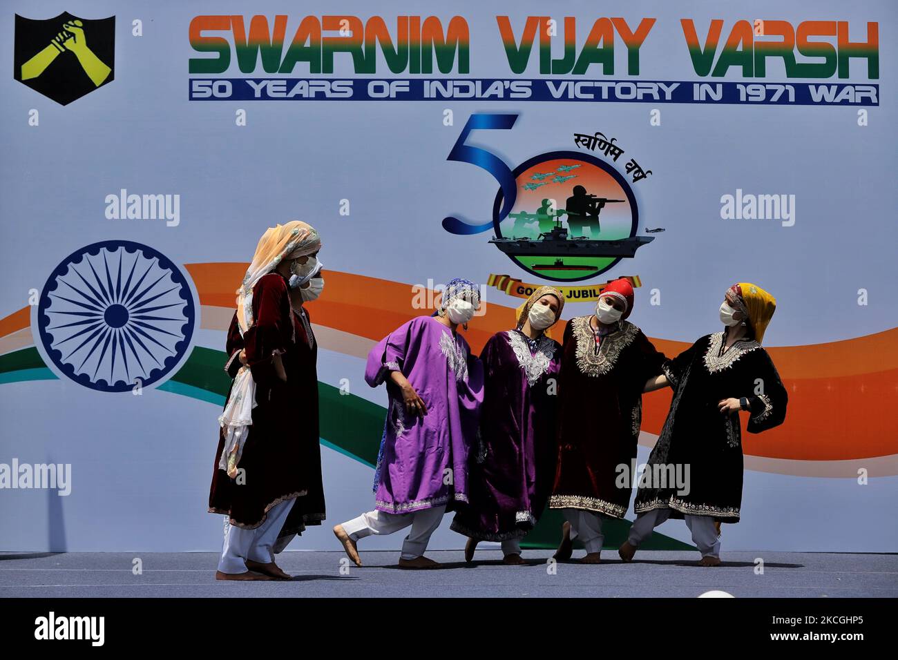 Girls in Kashmiri Traditional Attire perform during an Event in ...