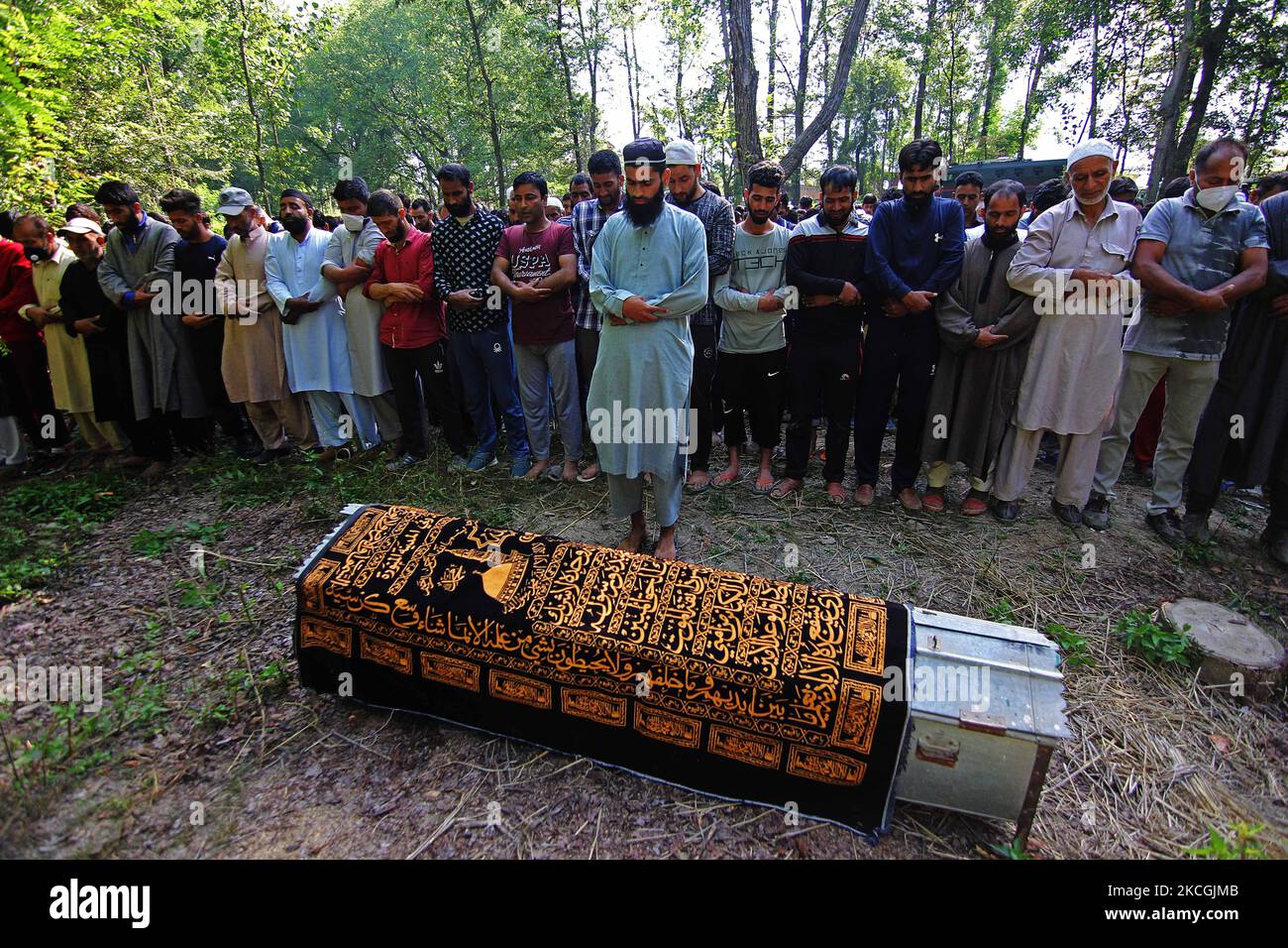 People offer funeral prayers for 25 year old Rafia Jan in Hariparigam ...