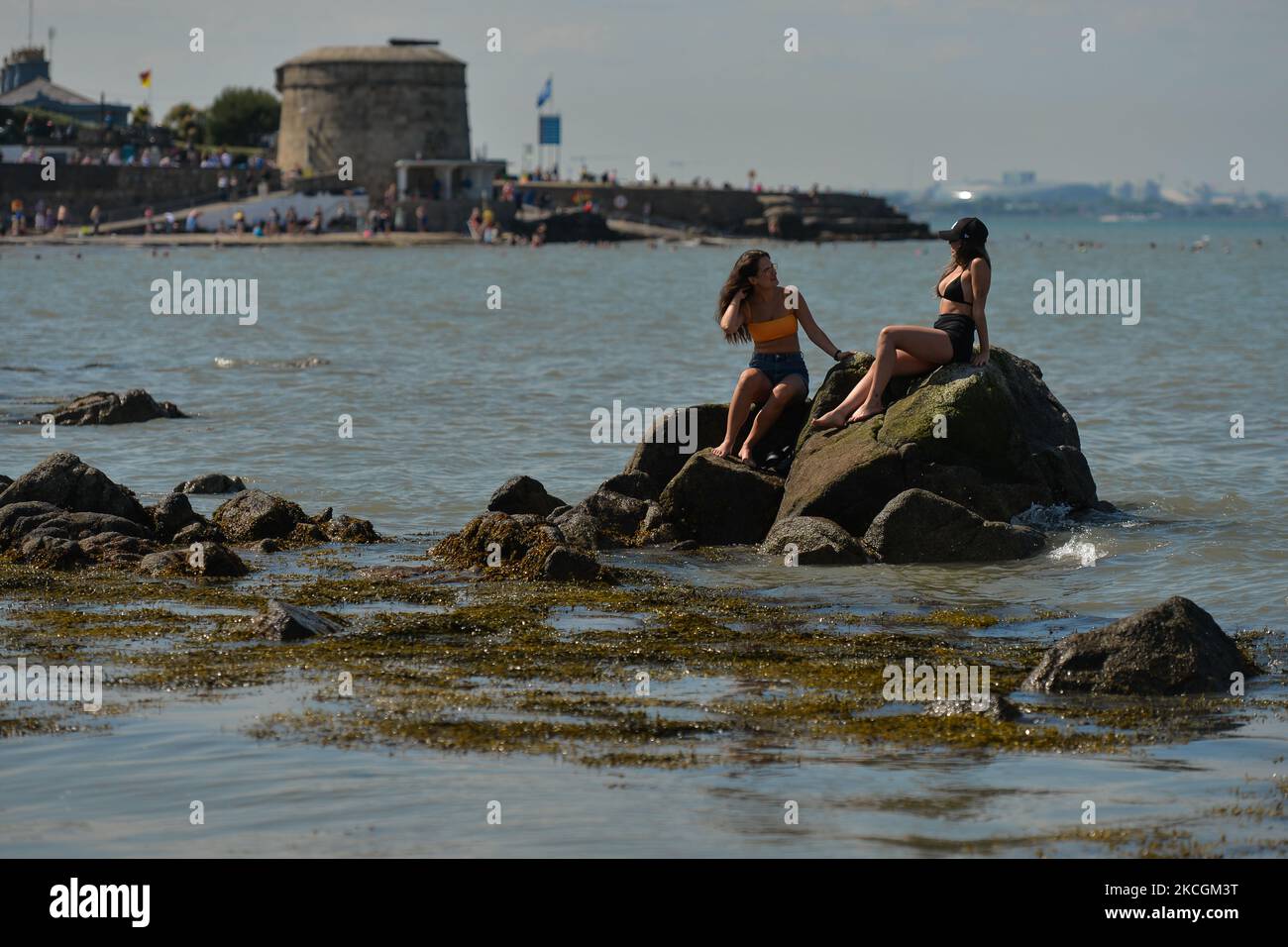 Ana Laura Santos R And Camilla Arribada Enjoy The Nice Weather At