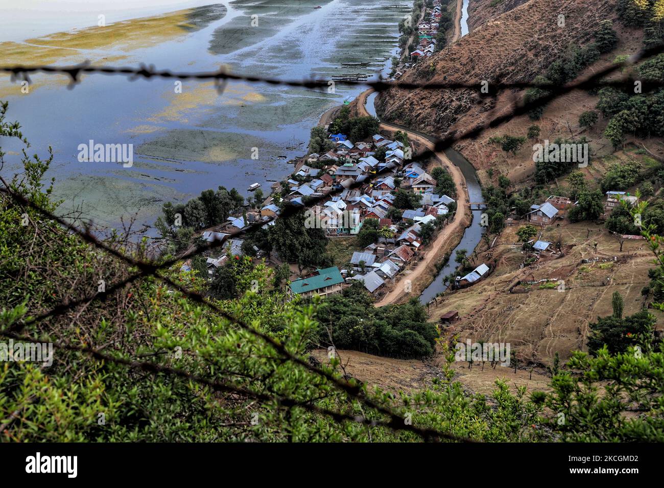 Wular lake view hi-res stock photography and images - Alamy