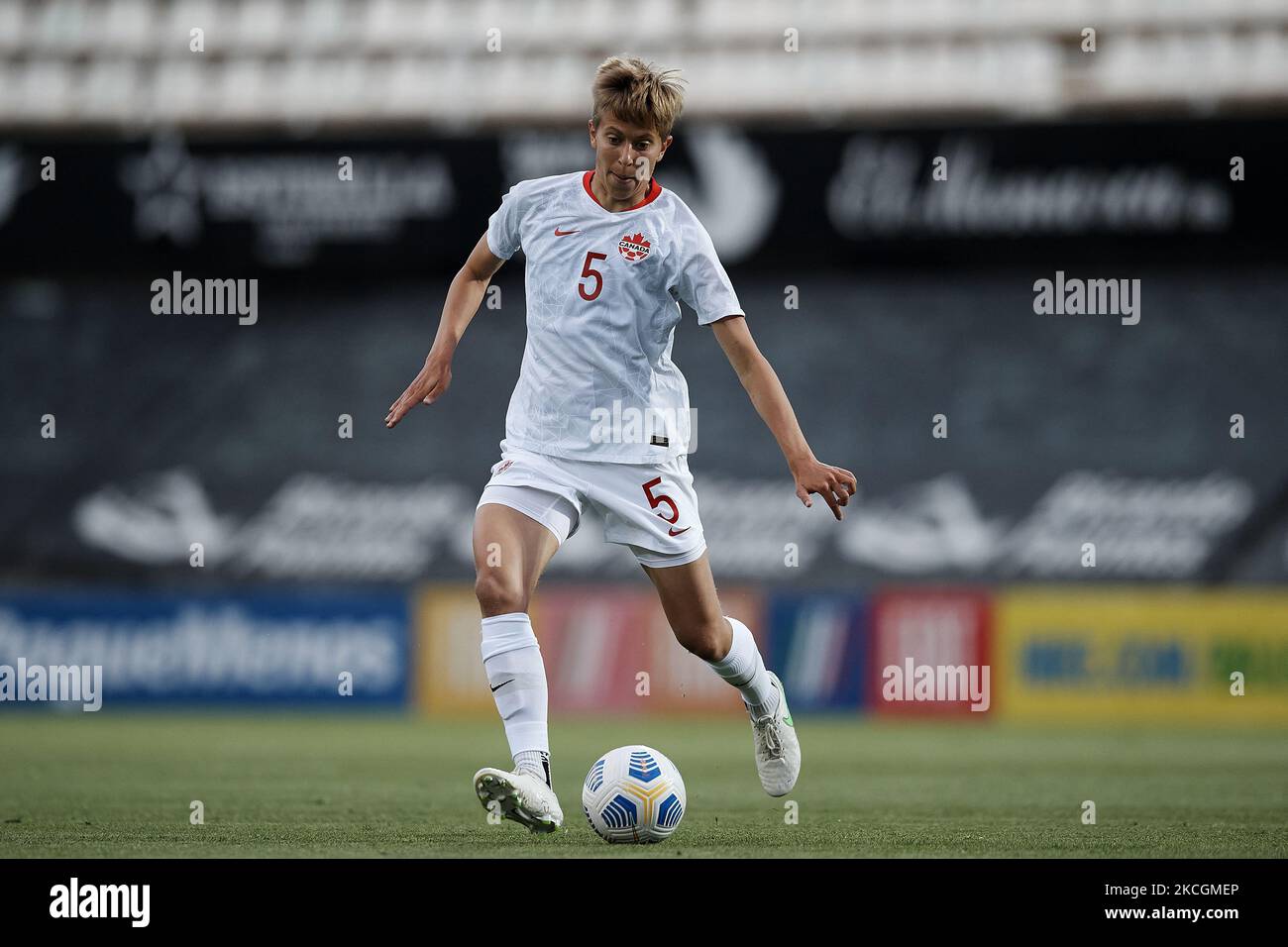 Pics action nurphoto hi-res stock photography and images - Alamy