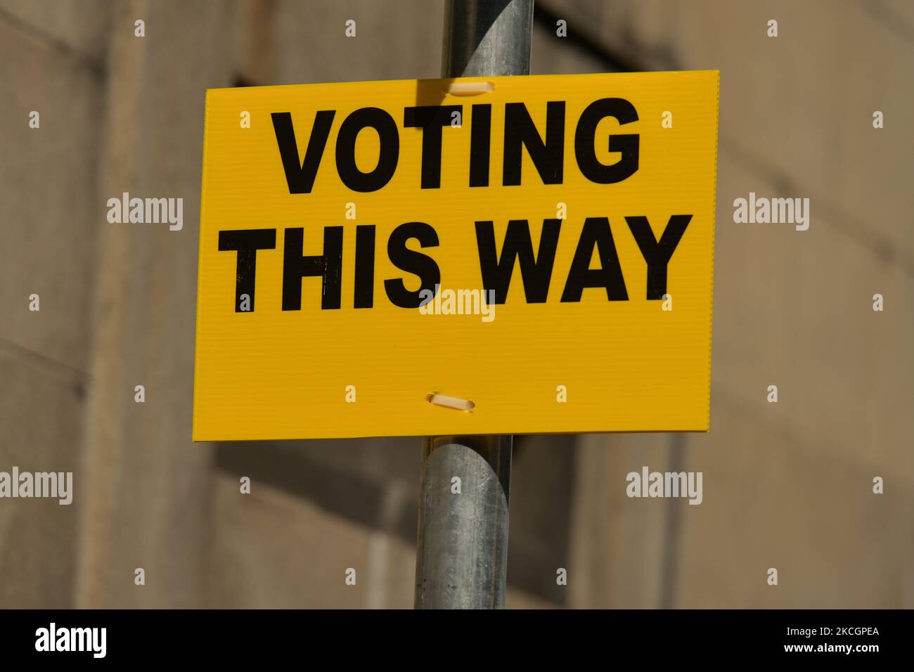 Voting ballot box republic of ireland hi-res stock photography and ...