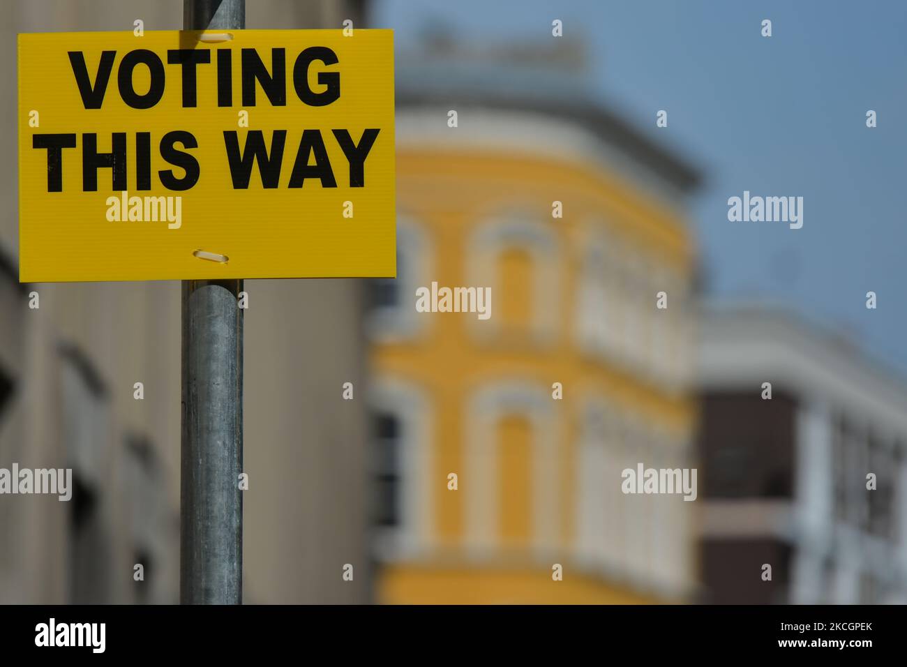 Voting ballot box republic of ireland hi-res stock photography and ...